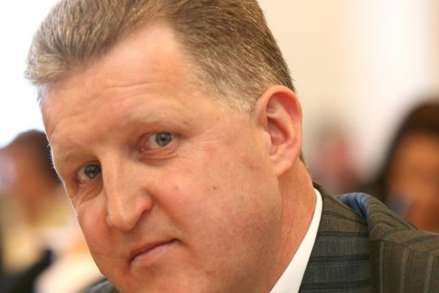 Tauragės meras priverstas susimažinti 10 tūkst. litų siekusį atlyginimą