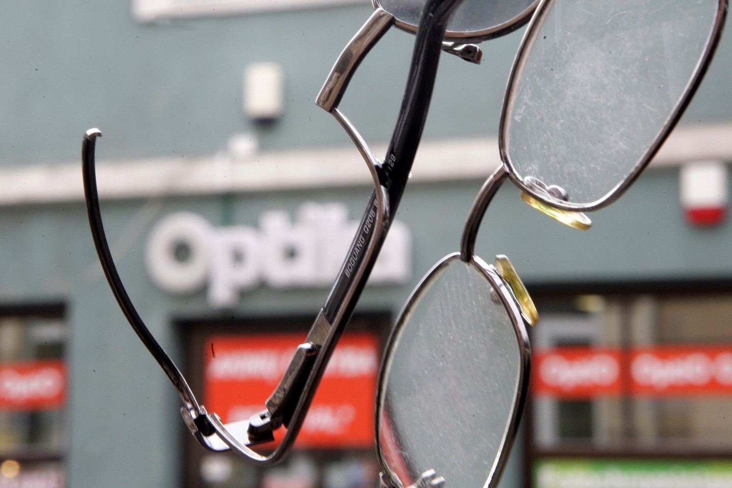 „Optikos pasaulis“ ketina atnaujinti visus salonus