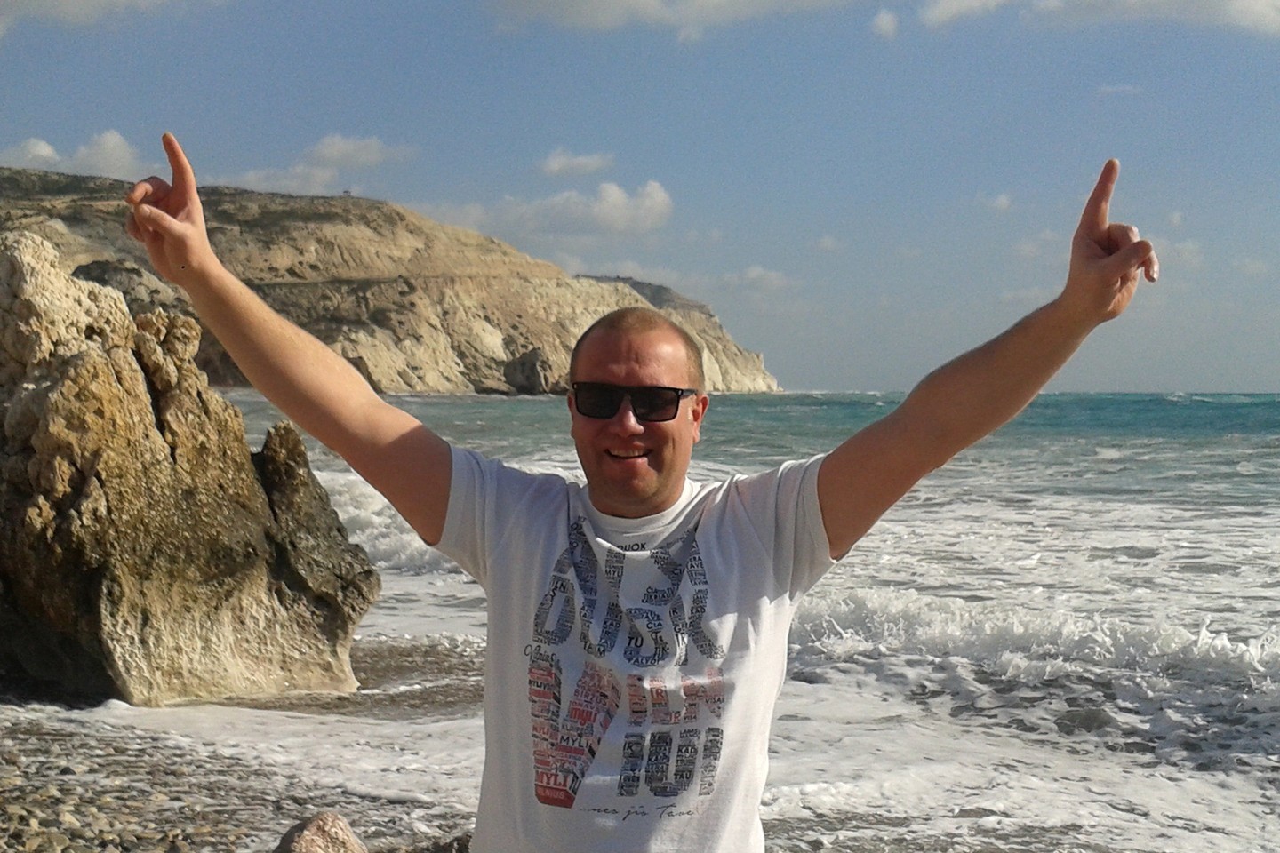 Dainininkas Tomas Augulis paskui kamuolį – į svečias šalis