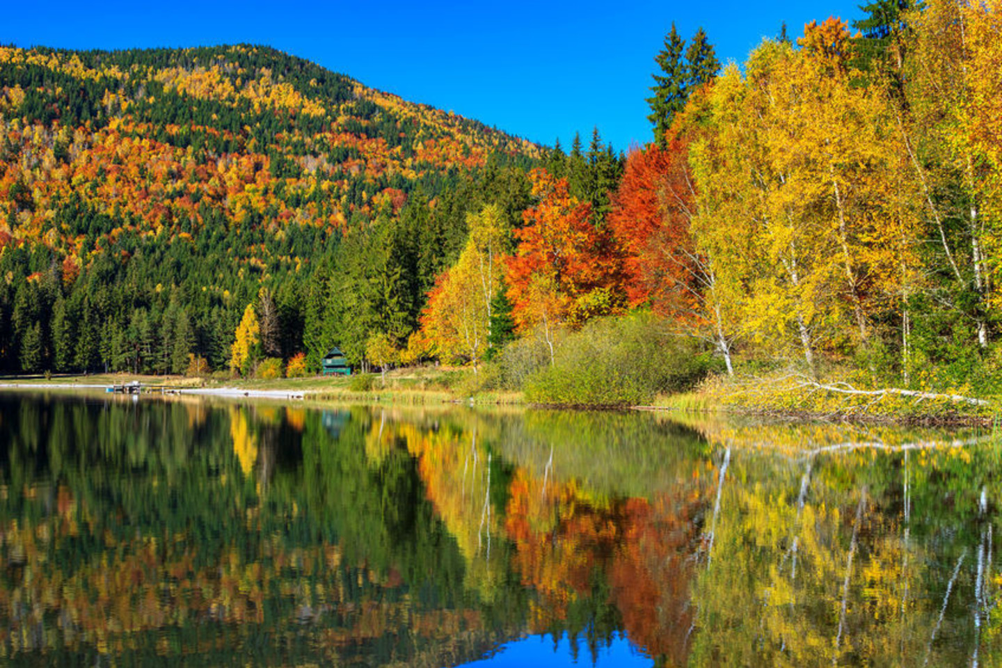 Dešimt pasaulio vietų, kuriose ruduo atrodo romantiškiausiai