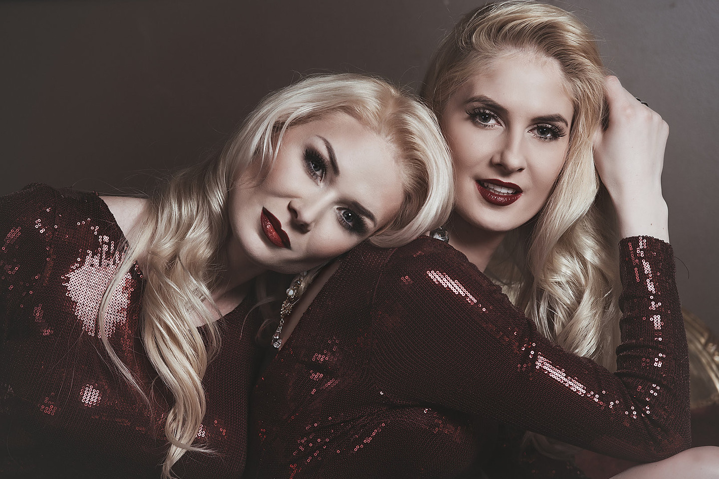 K. Ivanova paviešino mielą savo ir N.Bunkės vaikystės nuotrauką