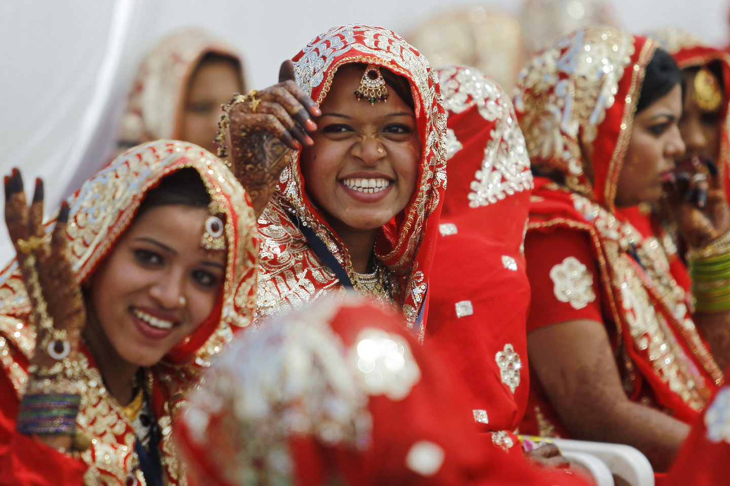 Indijos nuotakos spjauna į girtus ir beraščius jaunikius