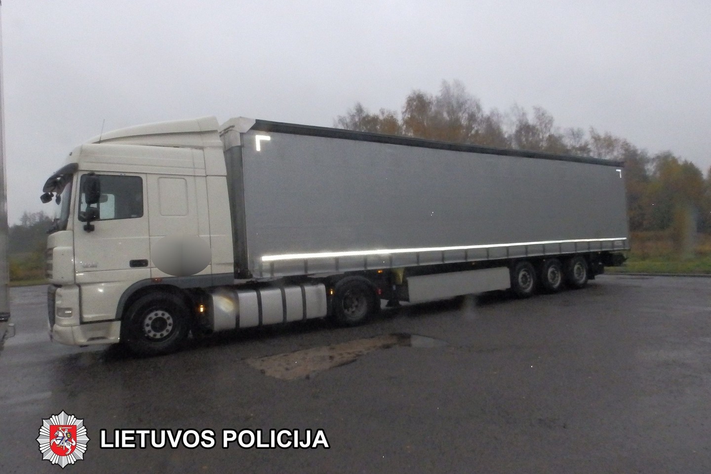 Kalvarijos sav. iš vilkiko priekabos pavogta 504 buteliai degtinės