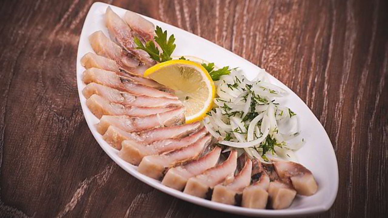 Šefo patarimai, kaip paprastai ir greitai paruošti silkę Kūčių stalui