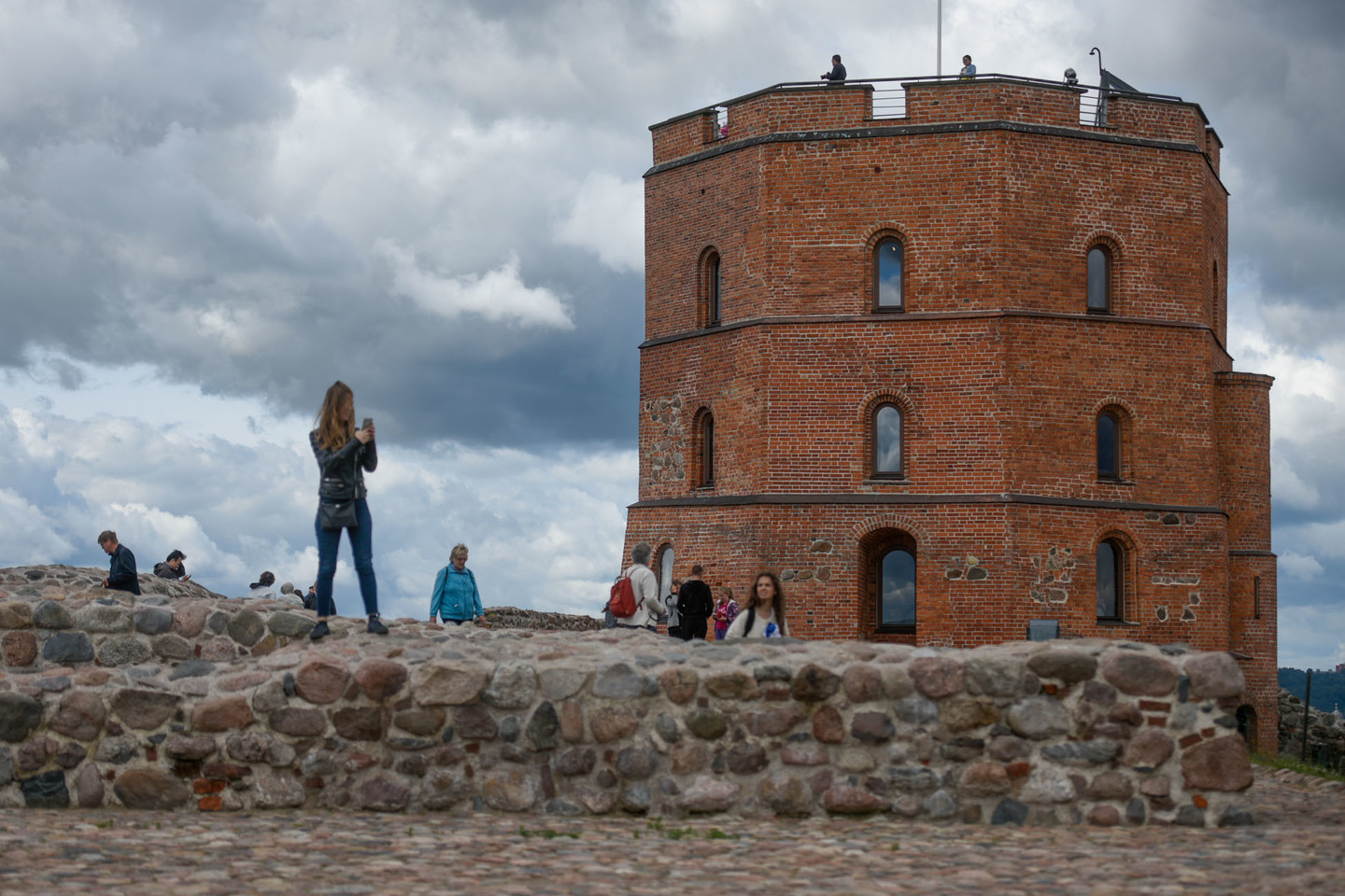 Gedimino pilies grimasos – už ekspoziciją susimokėjusių turistų laukia ...