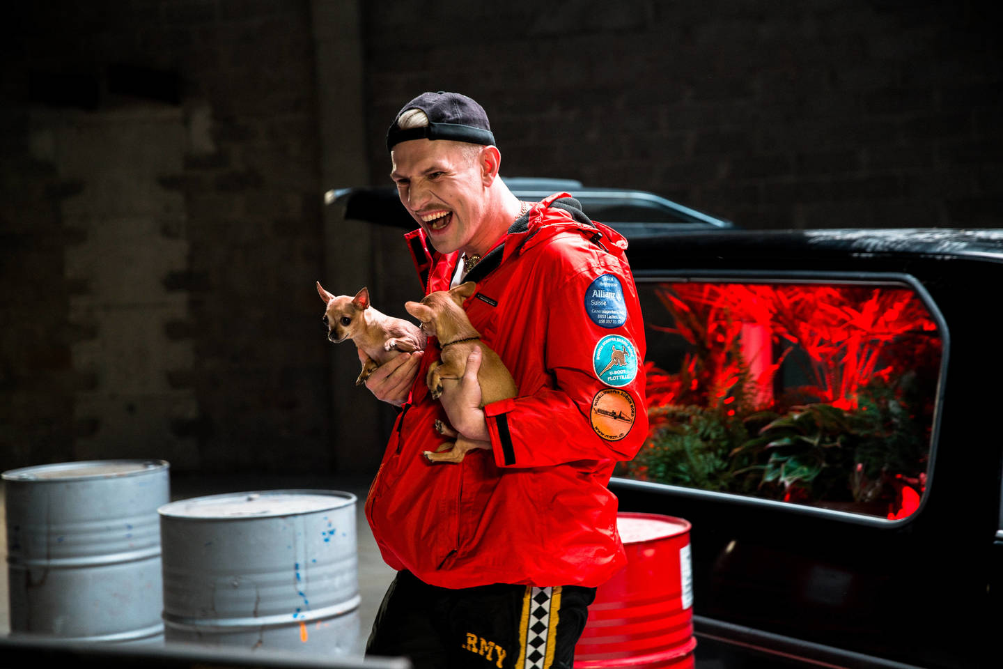 Mantas Stonkus išsimaudė šaltibarščių vonioje ir pristatė vaizdo klipą