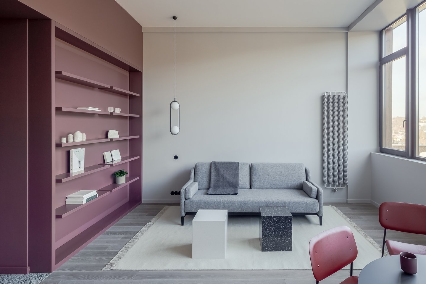 36 kv. m lofte svarbiausia interjero dalis – vaizdai pro langus