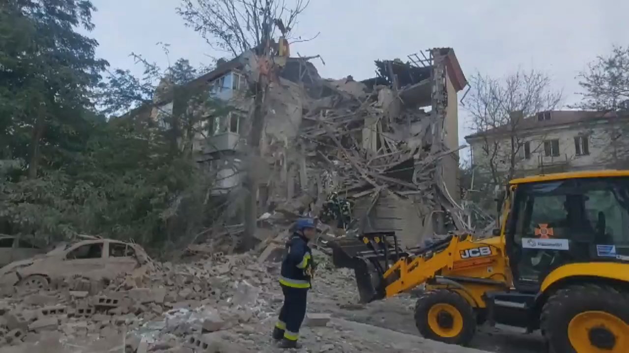 Rusijos raketos smogė į Zaporižios infrastruktūrą: gelbėtojai iš ...