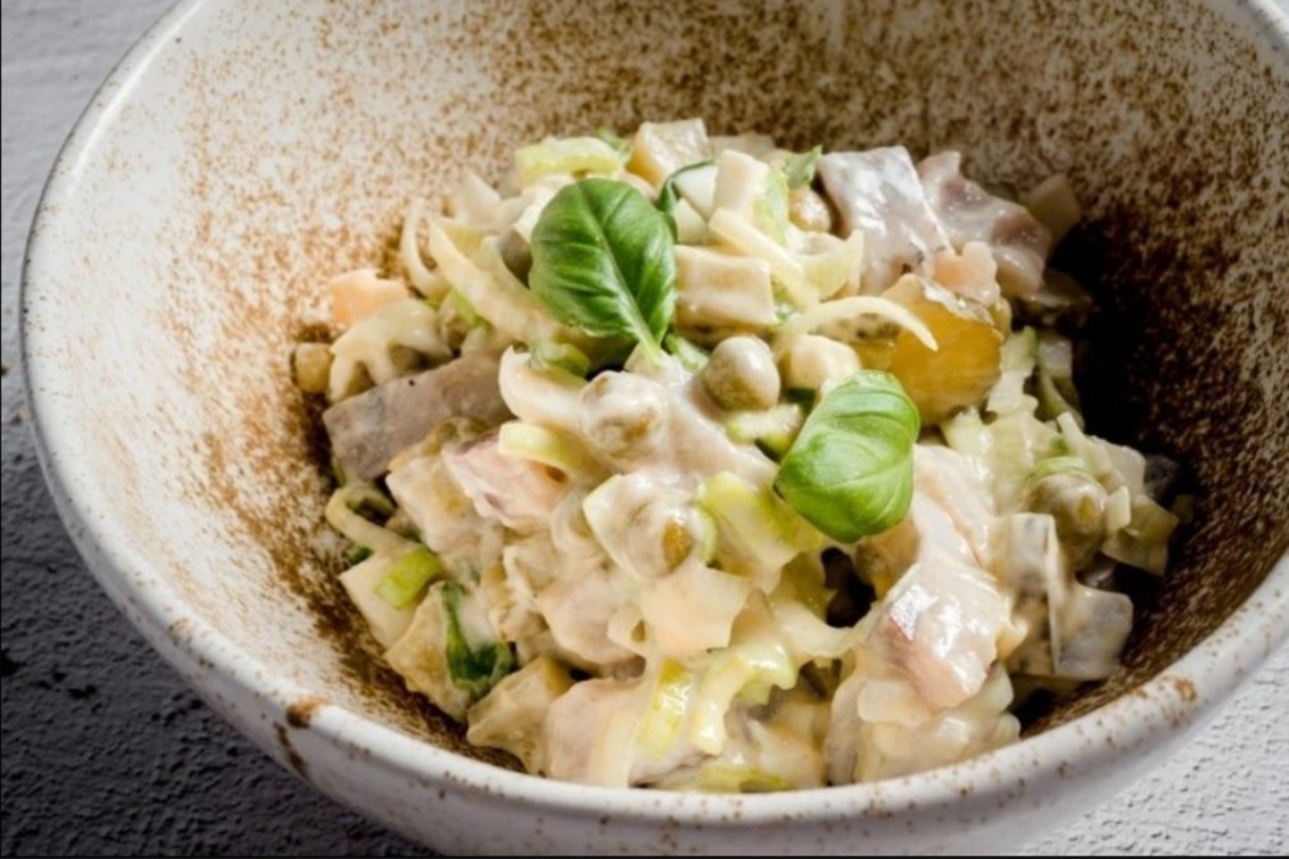 Silkės salotos su žirneliais ir porais: receptas, kuris pravers ir ...