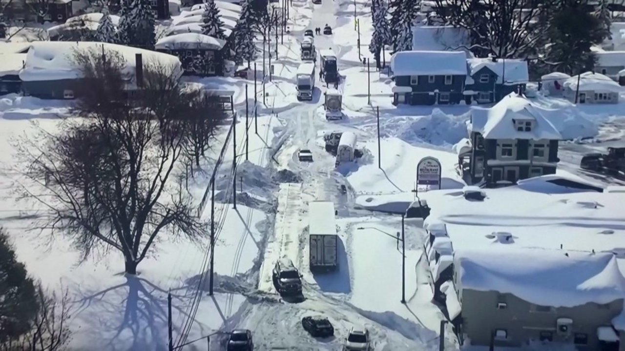 JAV toliau siautėja žiauri žiemos audra: aukų – jau kelios dešimtys ...