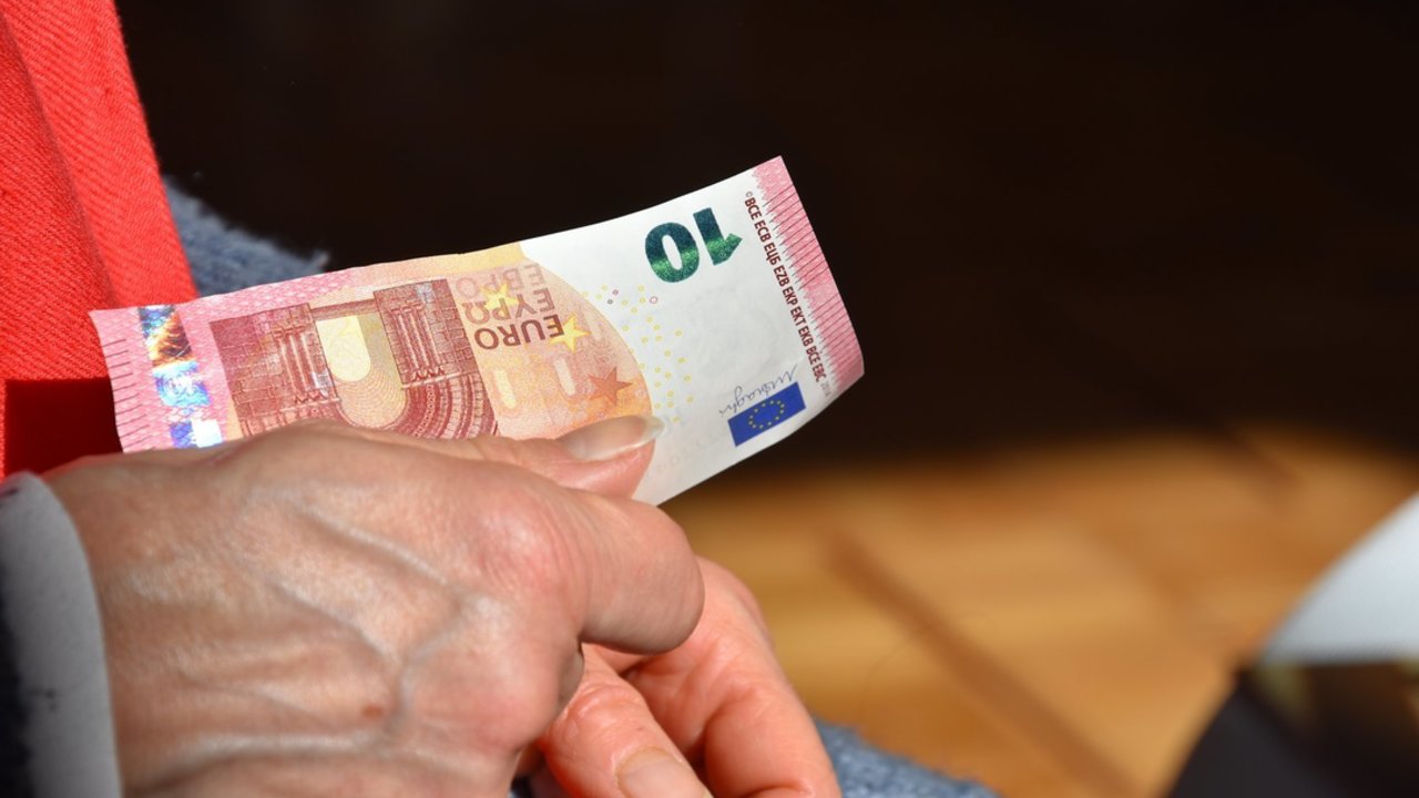 Istorinė diena Kroatijoje: atsisveikinę su savo valiuta įsivedė eurą ir ...