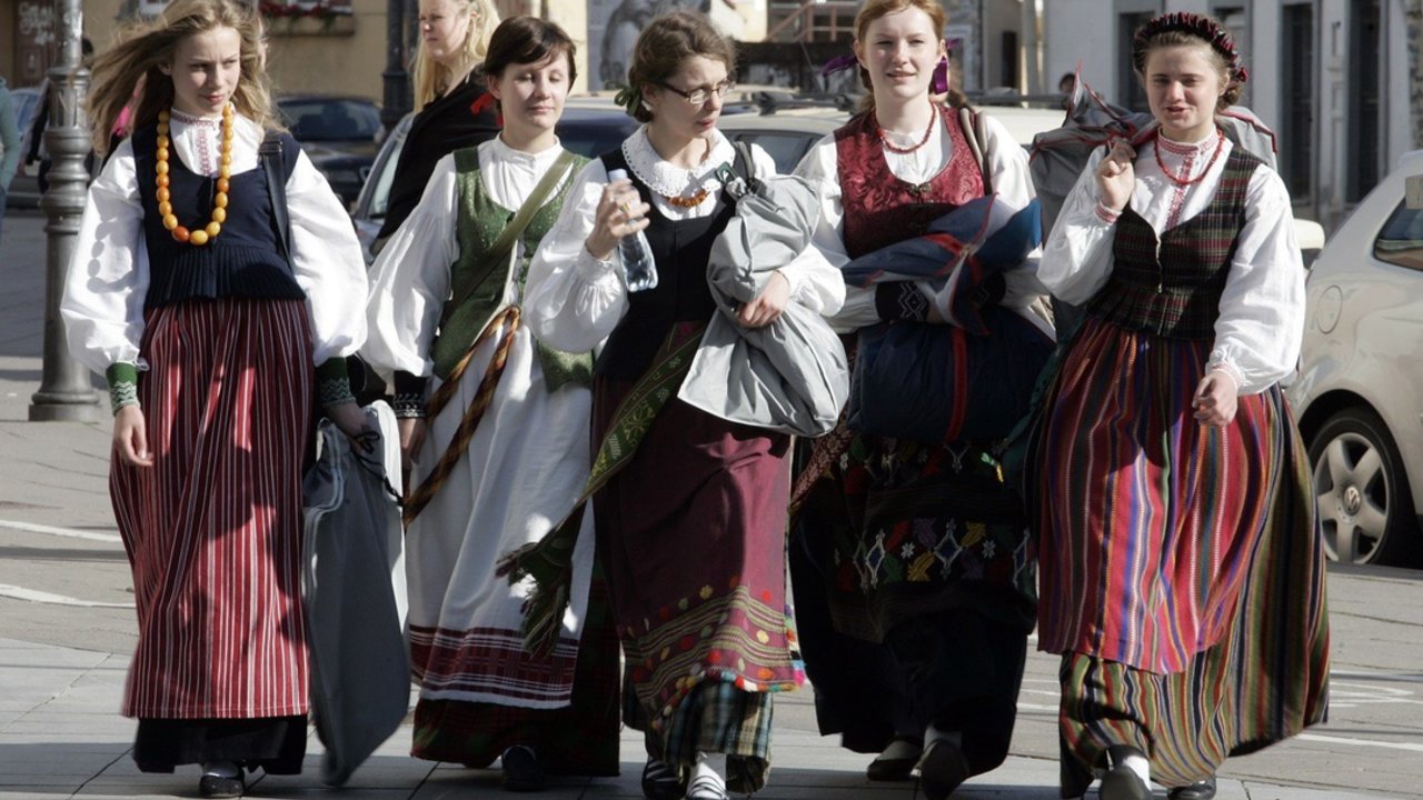 Kalbininkai ragina saugoti kalbą: įvardijo, kurių vietovių tarmėms ...