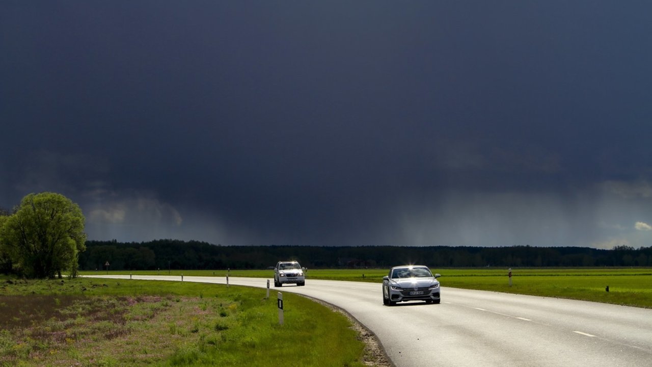 Netrukus sulauksime orų permainų: saulės spindulius pakeis iš ...