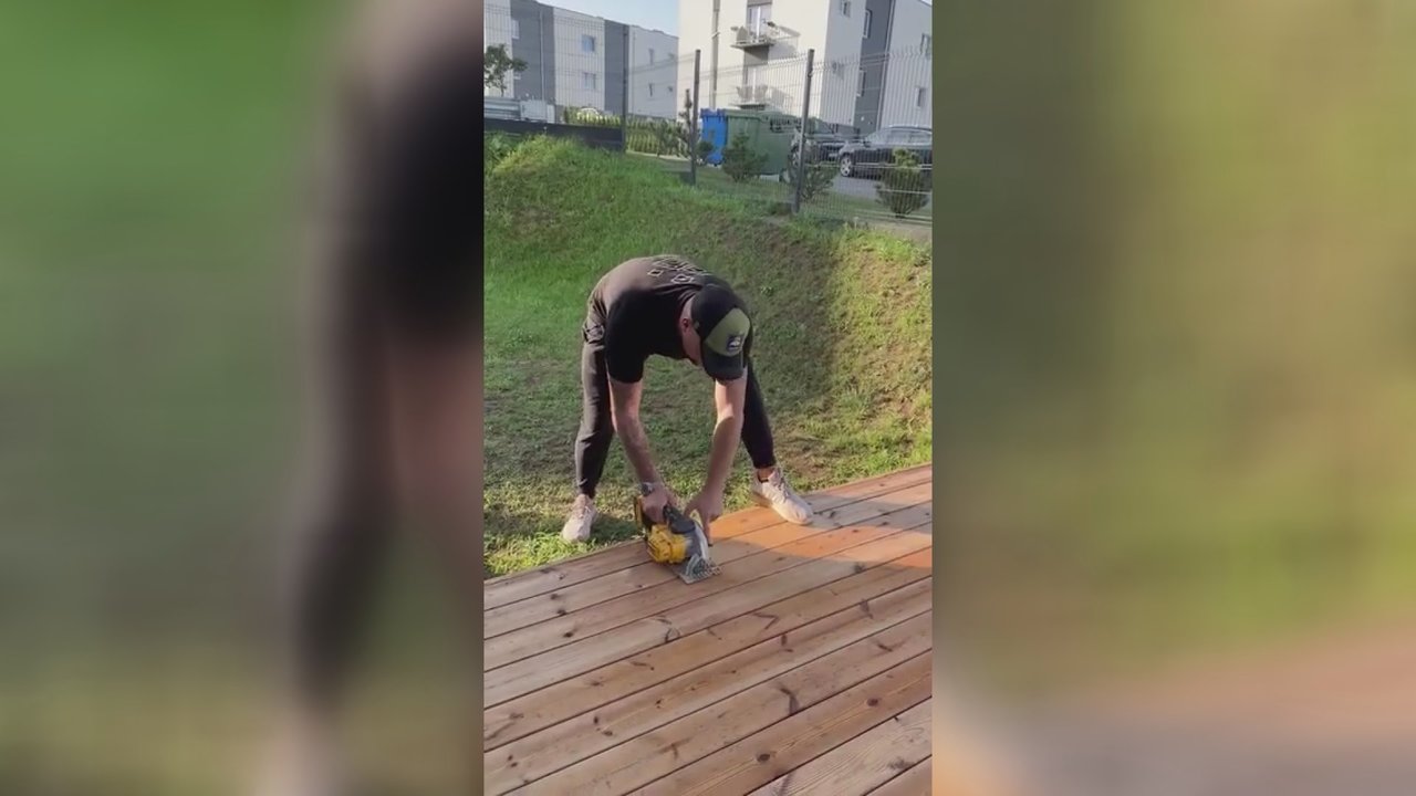 Užfiksavo įmonės vadovo elgesį nesulaukus užmokesčio: terasą supjaustė ...