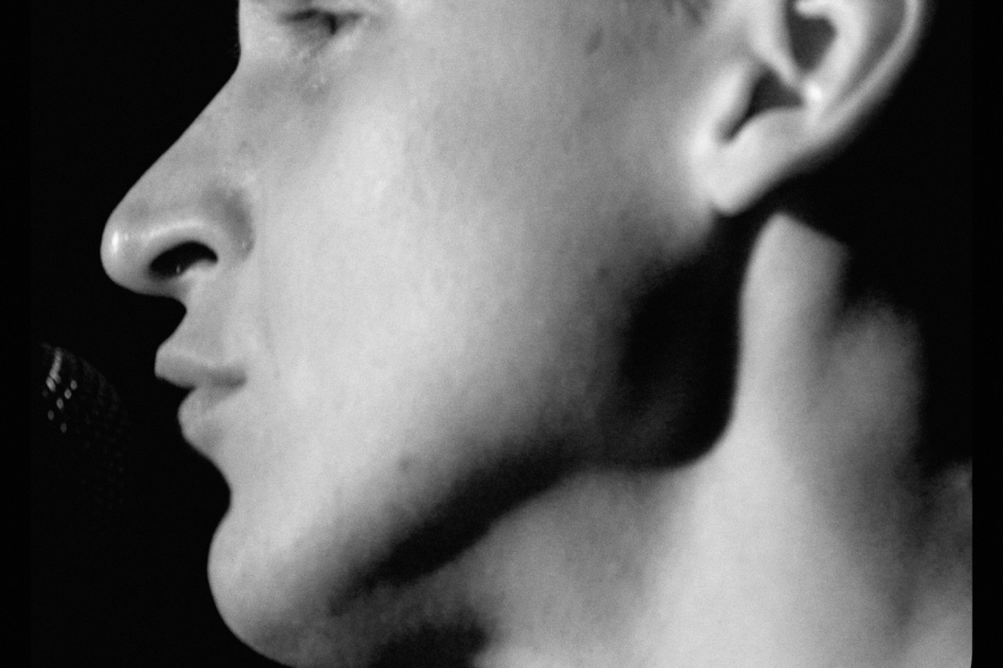 Atlikėjas FC Baseball pristato naują dviejų dainų vaizdo albumą „Gėla“