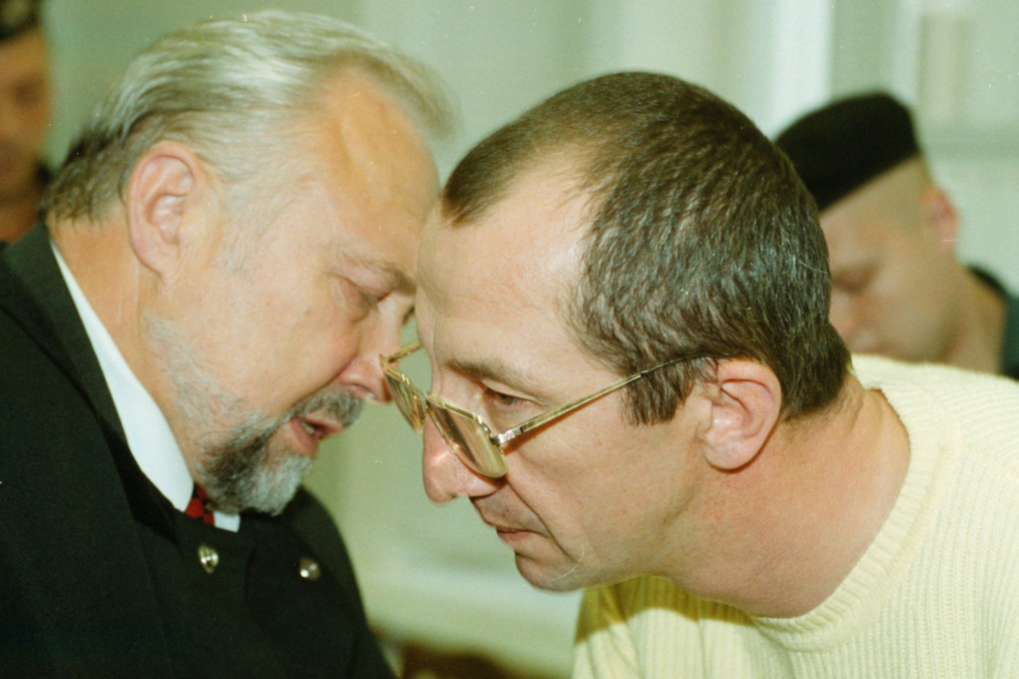 Telefonas A. Vertelkos trumpikėse: vieni pareigūnai netyčia sužlugdė ...