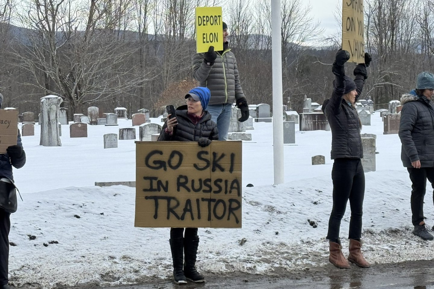 V. Zelenskį užsipuolusiam J. D. Vance'ui teko keisti atostogų planus ...