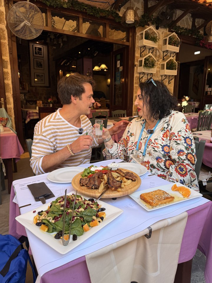 L. Pobedonoscevo savaitgalis Rodo saloje: privati vila su baseinu ir ...