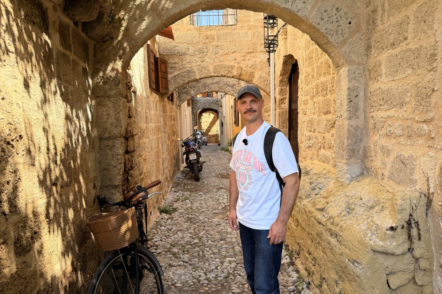 L. Pobedonoscevo savaitgalis Rodo saloje: privati vila su baseinu ir ...