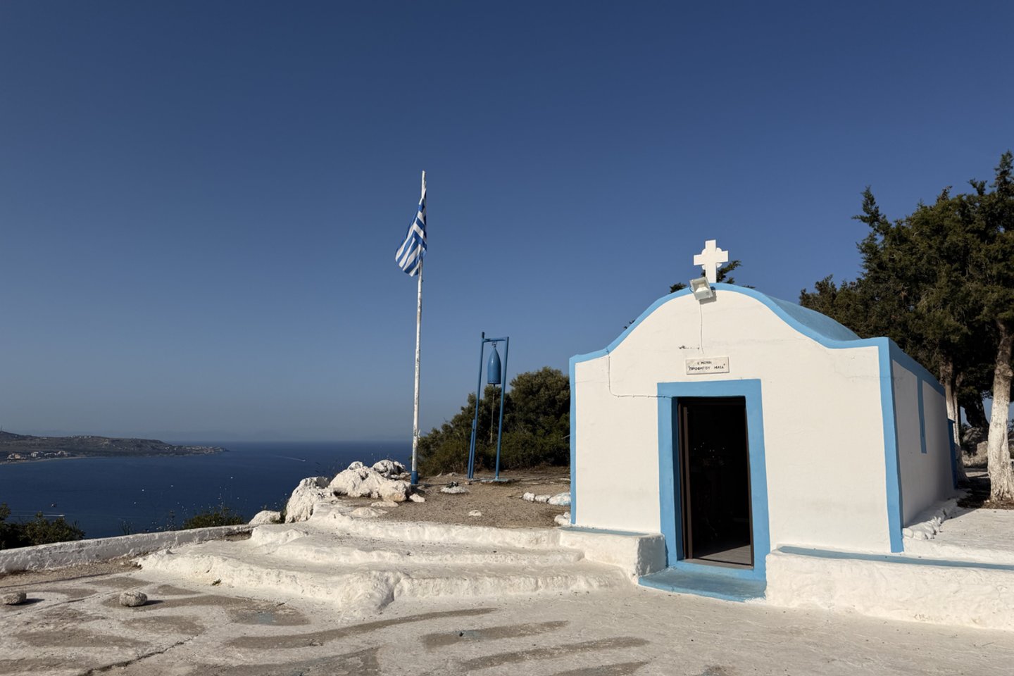 L. Pobedonoscevo savaitgalis Rodo saloje: privati vila su baseinu ir ...