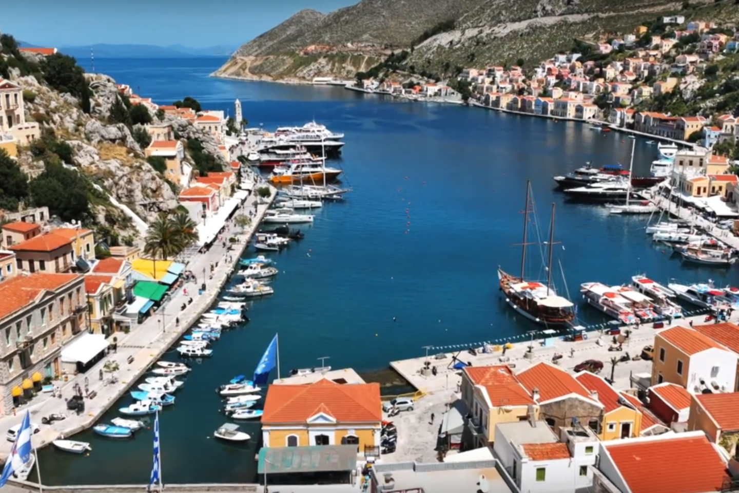 L. Pobedonoscevo savaitgalis Rodo saloje: privati vila su baseinu ir ...