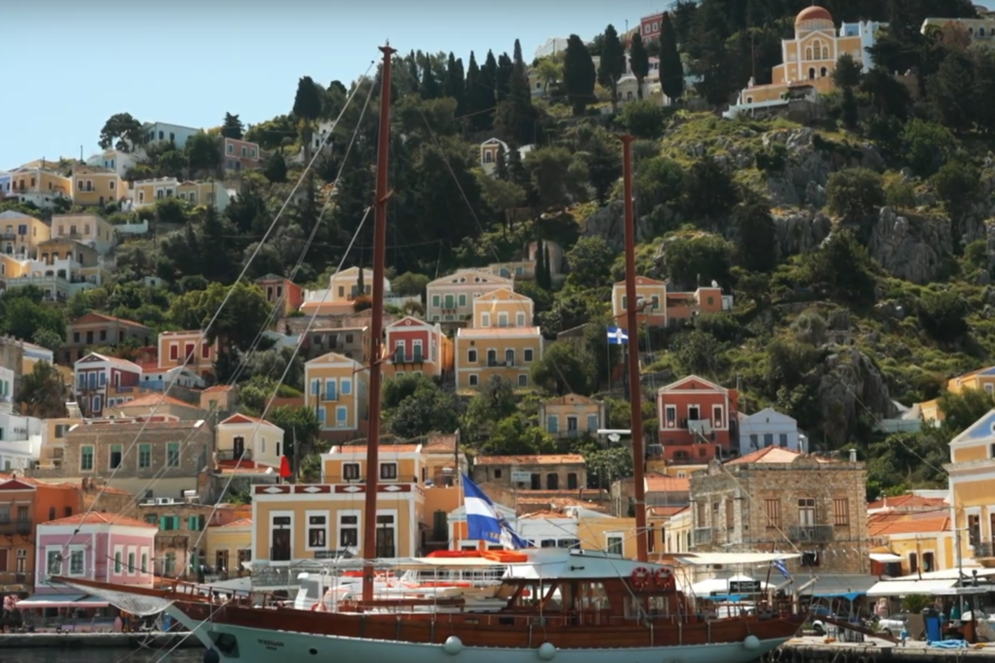 L. Pobedonoscevo savaitgalis Rodo saloje: privati vila su baseinu ir ...