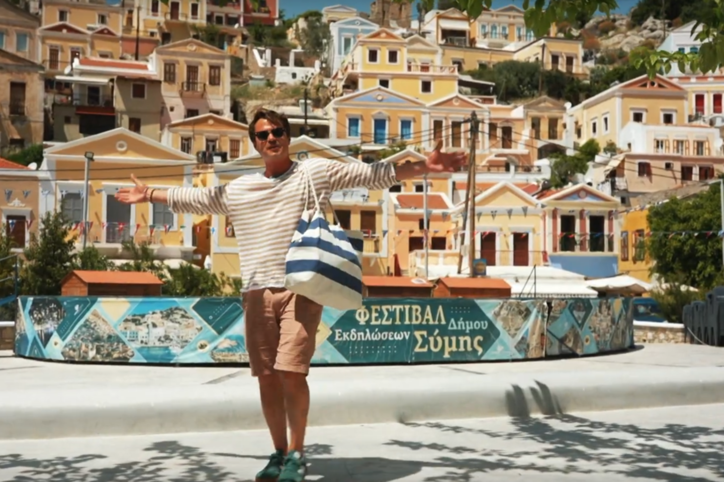 L. Pobedonoscevo savaitgalis Rodo saloje: privati vila su baseinu ir ...