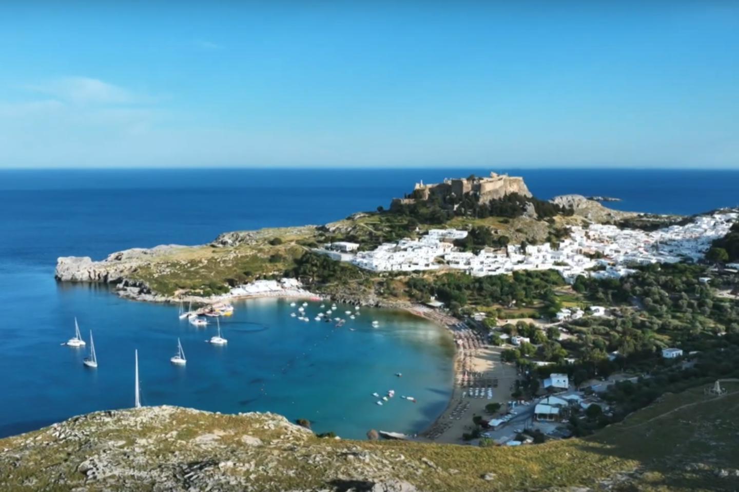 L. Pobedonoscevo savaitgalis Rodo saloje: privati vila su baseinu ir ...