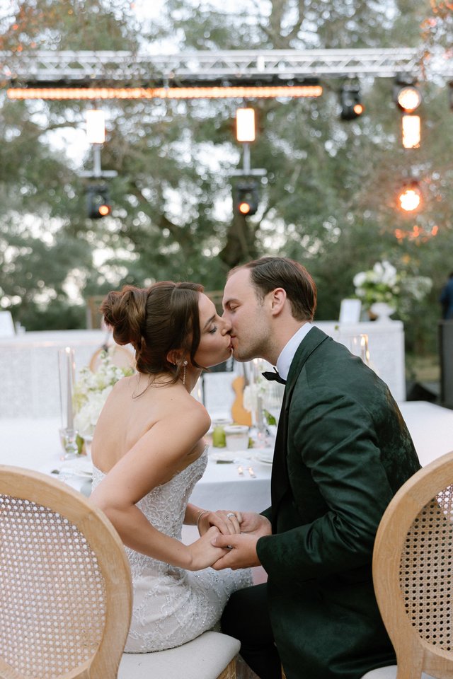 Vestuvių puotai Dana Ribas savo sūnui Patrikui užleido nuosavą ...