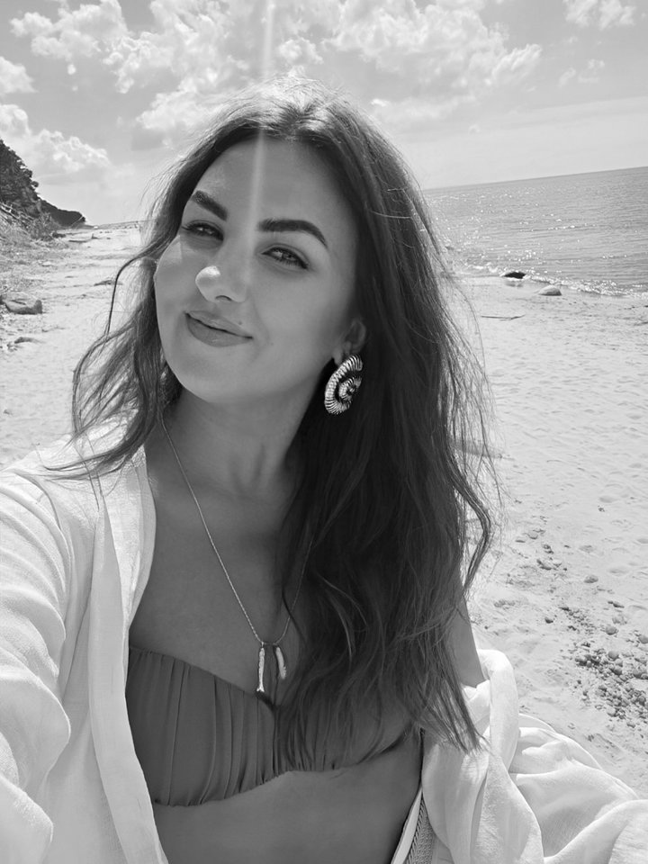 Buvusio kultūros ministro S. Kairio žmona Deimantė nėrė į netikėtą ...