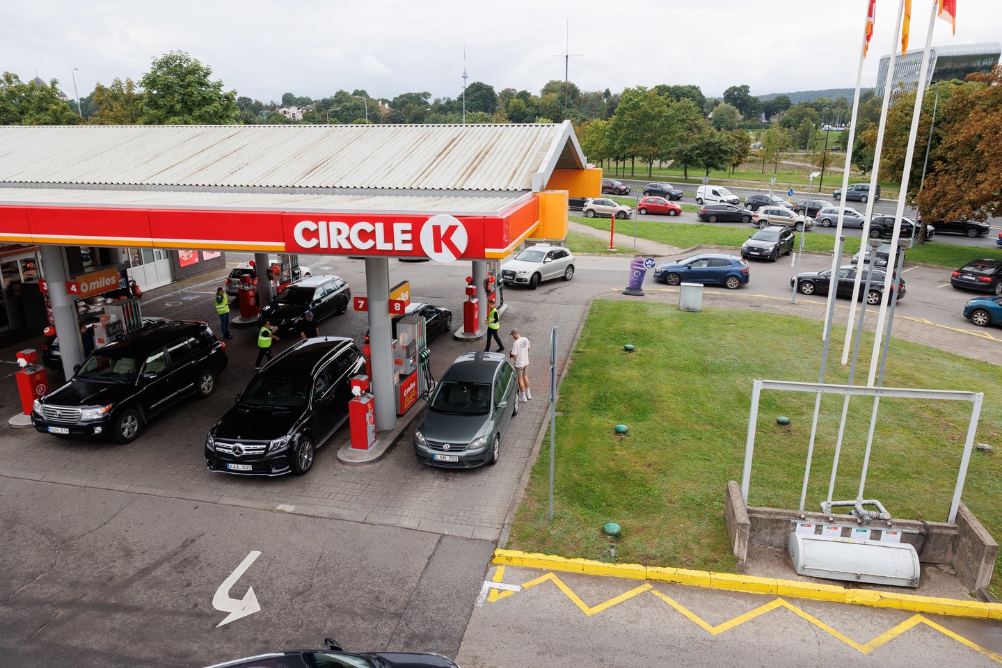 Skelbia mokesčių čempionus: per pusmetį įmonės į biudžetą supylė beveik ...