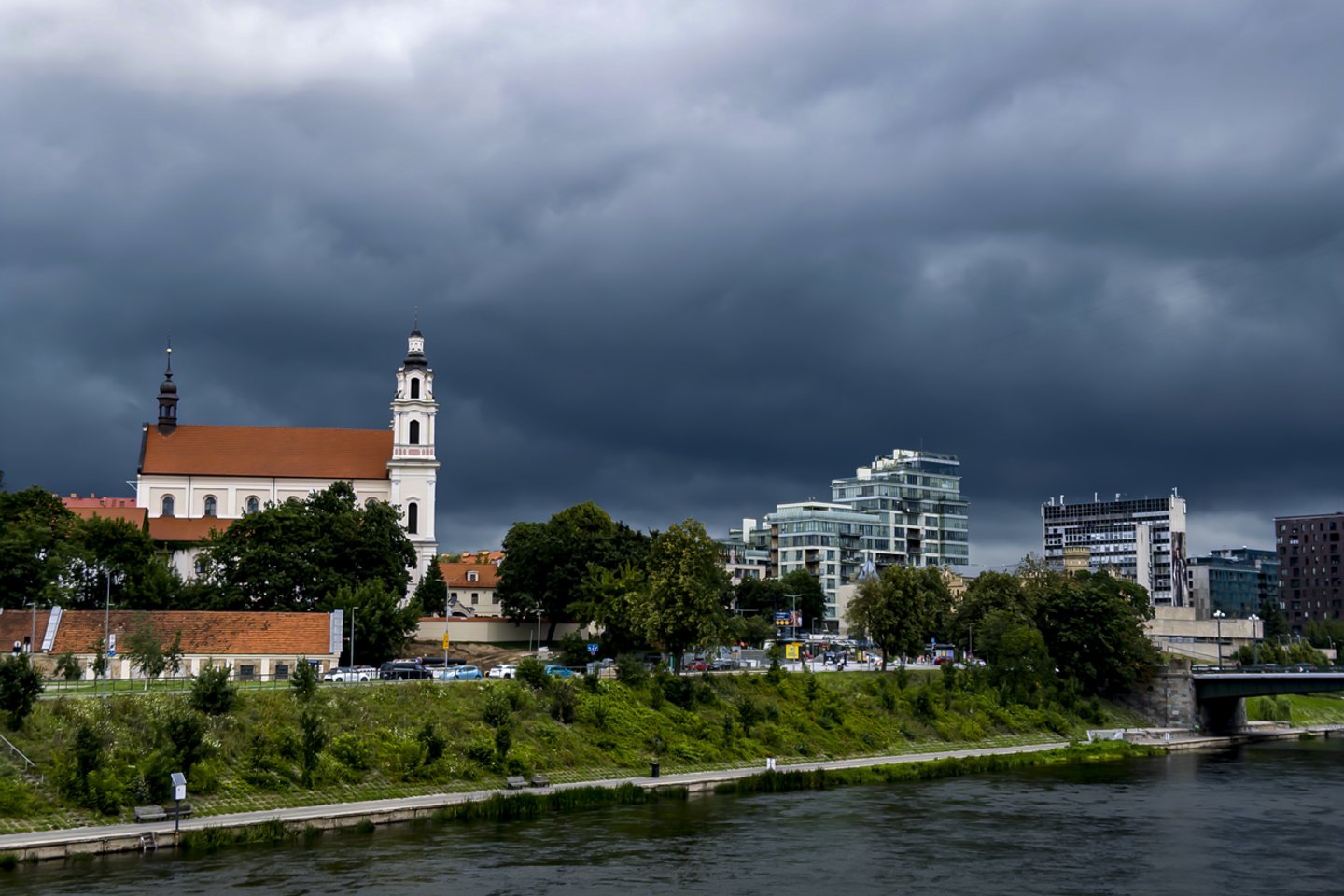 Ciklonas įsisuks virš Lietuvos: laukia vėjuotos ir lietingos dienos
