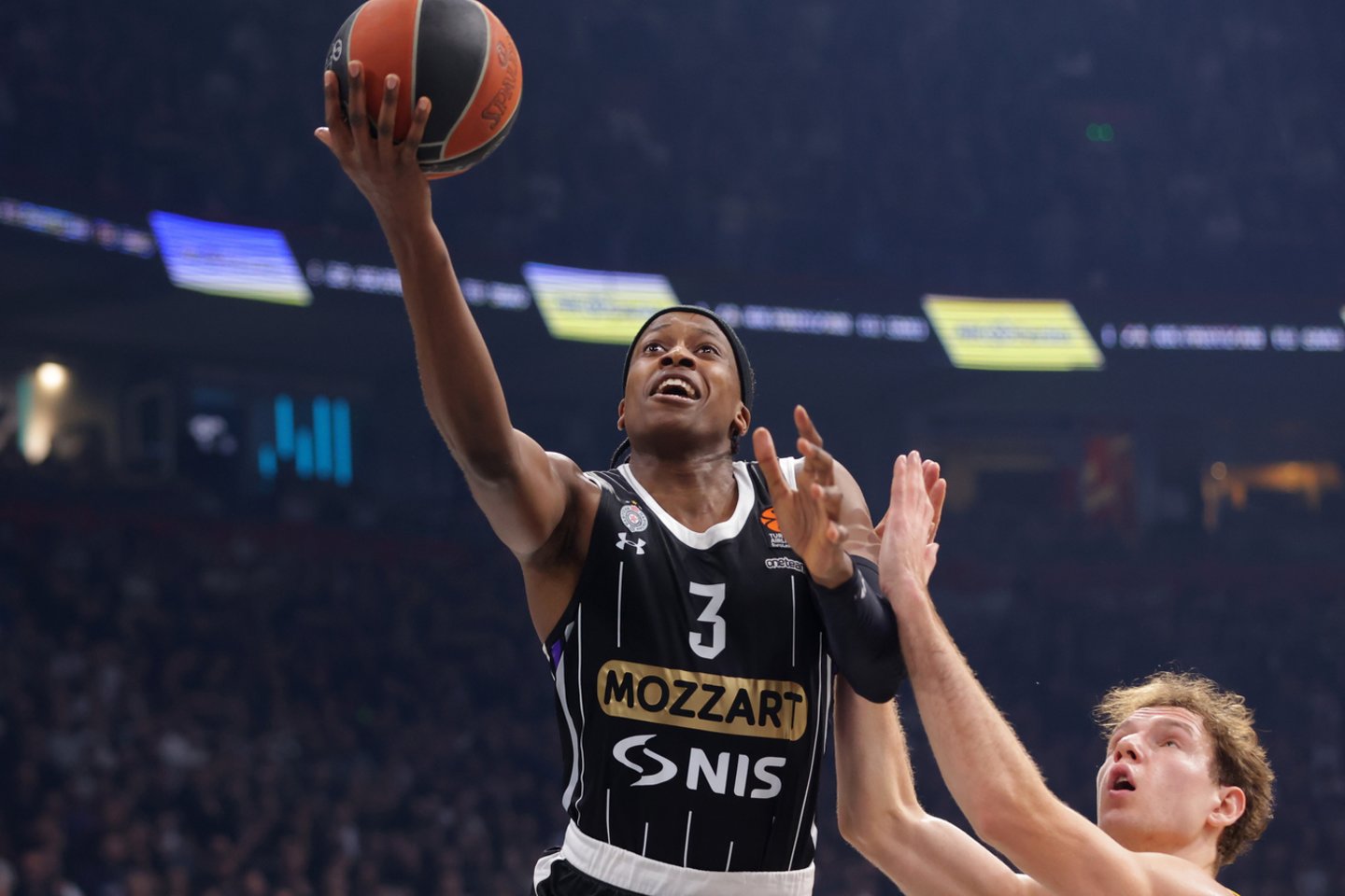 Didelę išpirką sumokėjęs „Olympiakos“ įsigijo pamainą K. Evansui