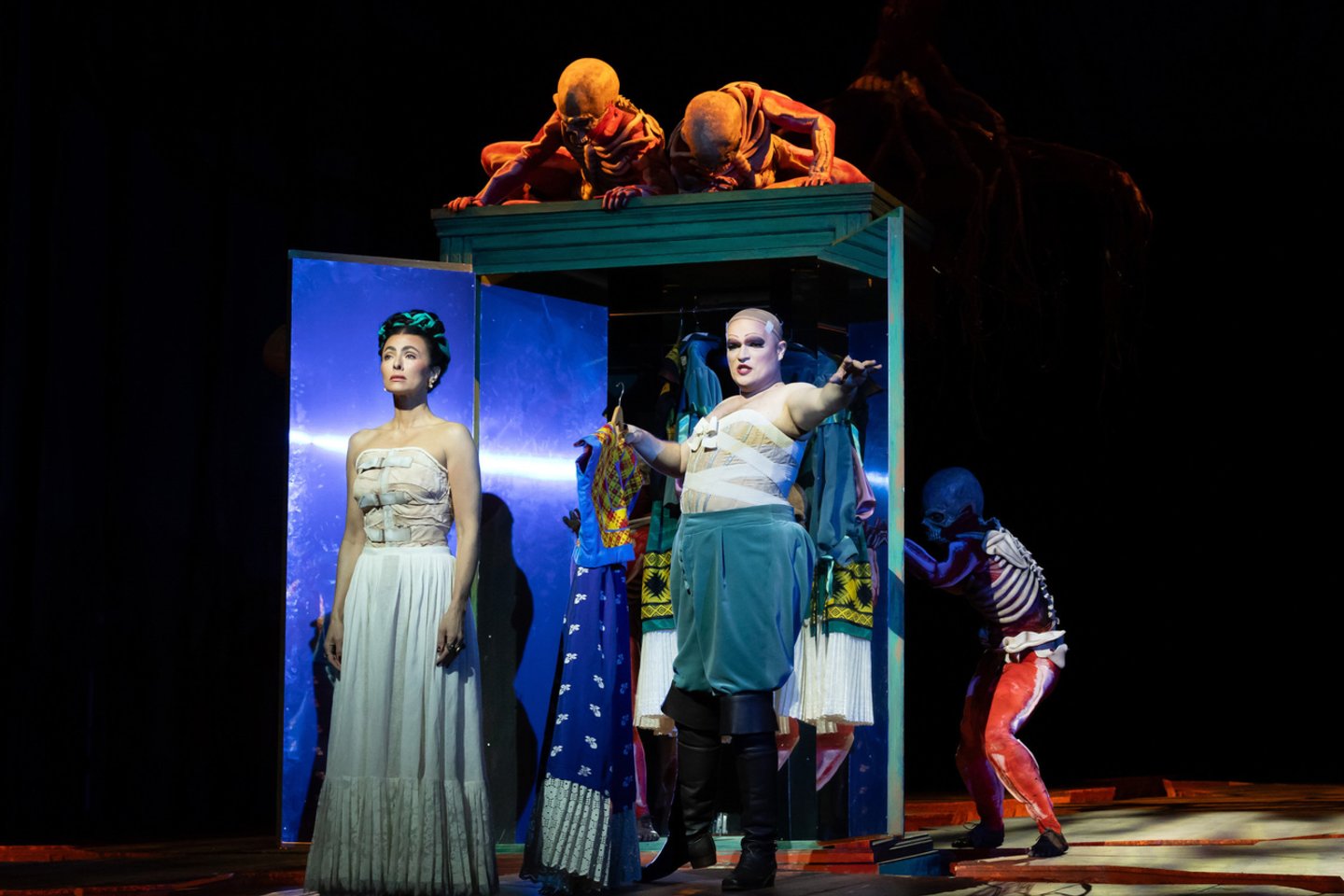 „Metropolitan Opera“ sezoną kine užbaigs magijos kupina opera apie ...
